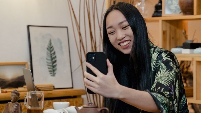 24 Crazy Long Distance April Fools' Pranks for Your Lover or BFF